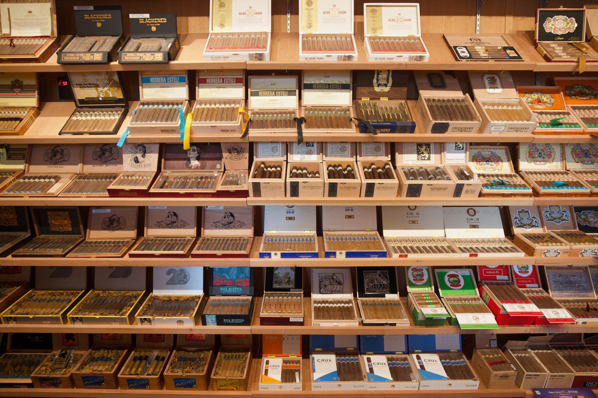 Exploring the Flavor Profiles of Premium Cigars | Turning Leaf